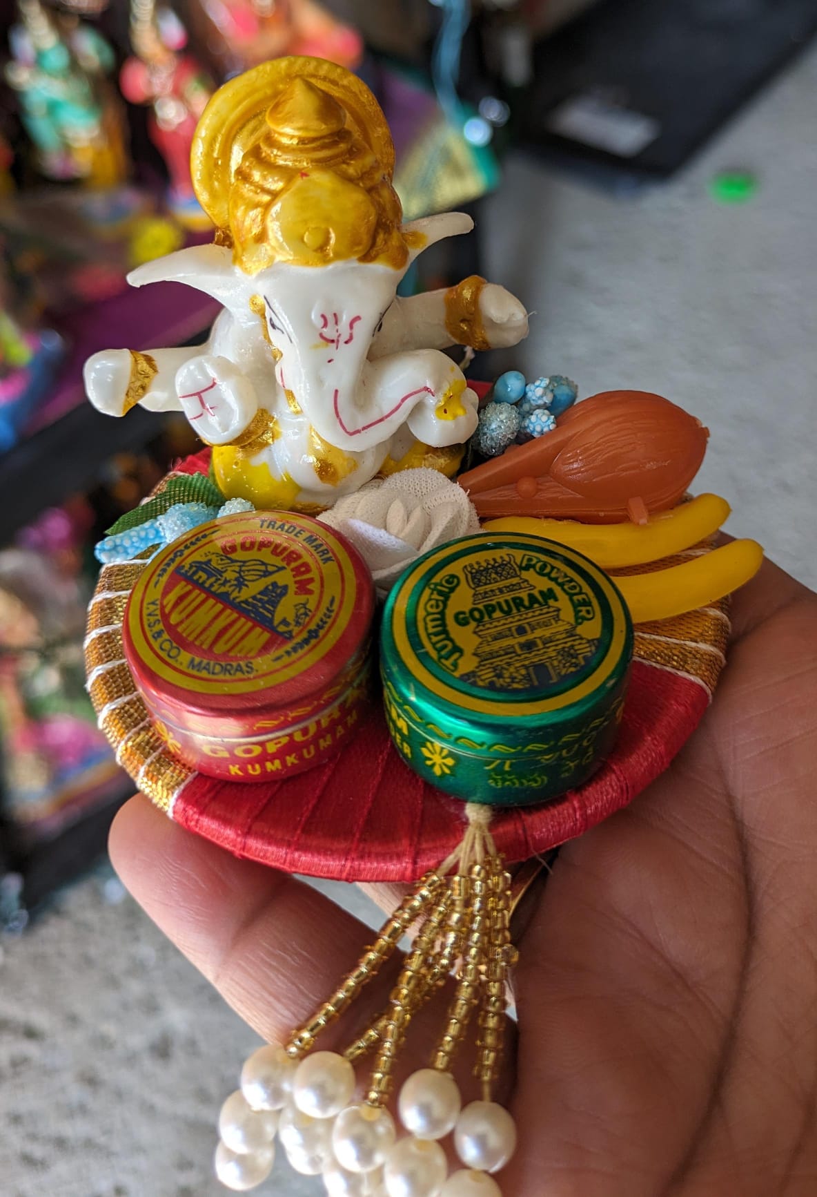 Ganesh Thambulam with hangings – Stork Traders